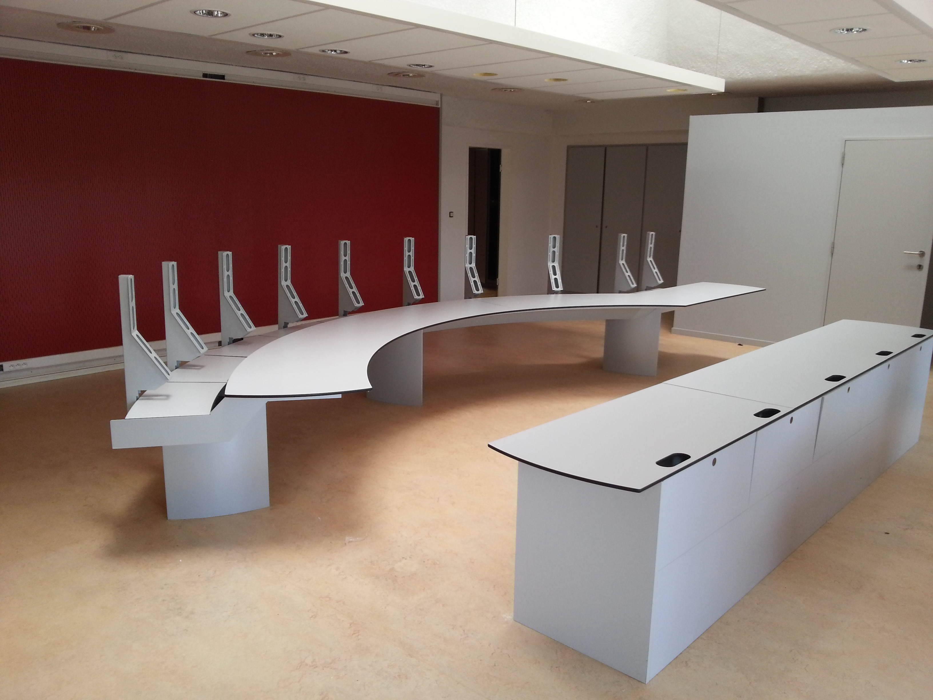 SymFlex, a modular console line for control rooms